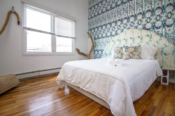 The High Tide #9 One Bedroom Suite With Kitchen - Rockaway Beach, NY