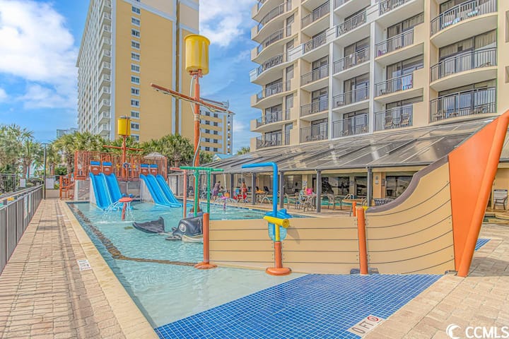 Modern*oceanfront2br*pools*downtown*honeymoonsuite - Myrtle Beach, SC