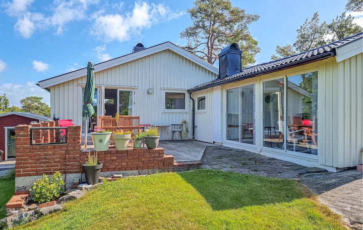 Amazing Home In Höviksnäs With Wifi - Stenungsund