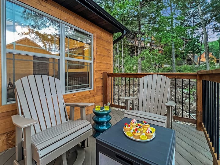 Amazing Cabin, Secluded Resort, 2 Pools & 2 Lakes - 리지데일