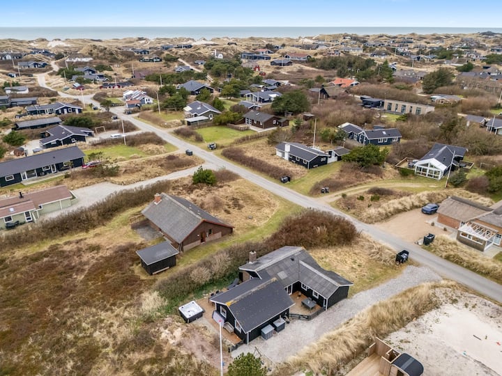 Lovely Holiday Home With 6-person Outdoor Hot. - Ringkøbing