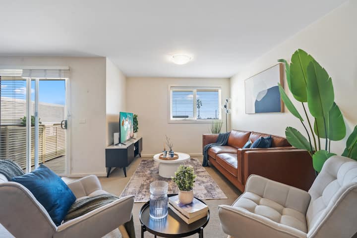 Supersized 2 Bed In Central Bentleigh - Bayside City