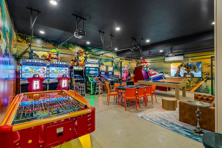 Lotus Retreat: 7bd Pool Game Rm - Indio, CA