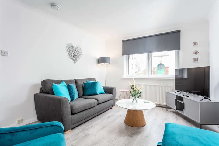 Albyn Retreat - Donnini Apartments - Ayr, UK