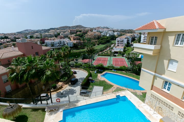 Peaceful Apartment Next To The Golf Course - Sitio de Calahonda
