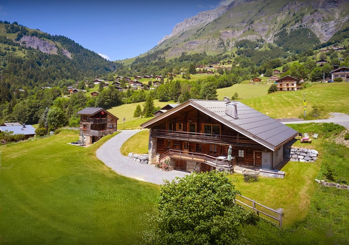 Vue Incroyable Et Sauna Pour 10 - La Clusaz