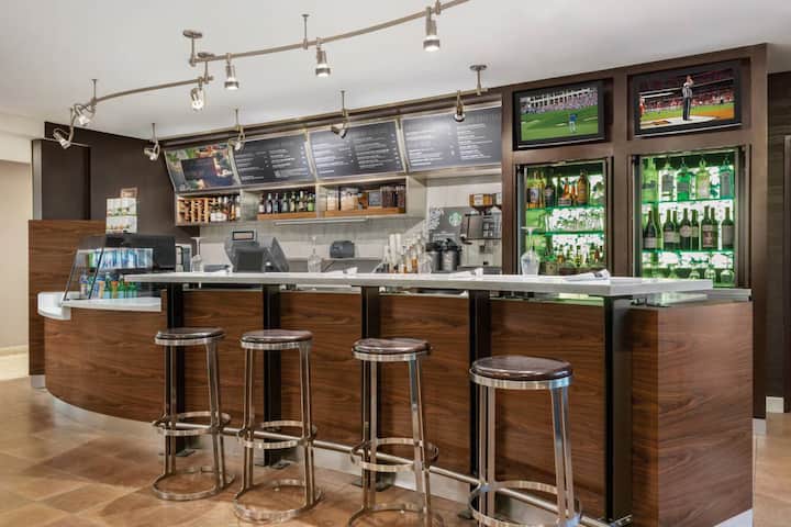 Stay Near Airport | On-site Dining. Fitness Center - Dayton, OH