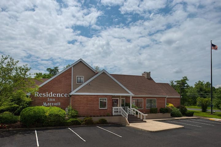 Fully Equipped Room L  Swimming. Free Breakfast - Cherry Hill, NJ