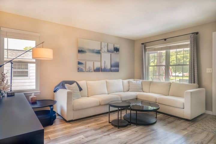 4bedrooms  2 And 1 Half Bath Home For 9  Kid And G - Green Bay, WI