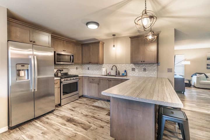 Roomy Family Retreat Walk To Lambeau & Resch - Green Bay