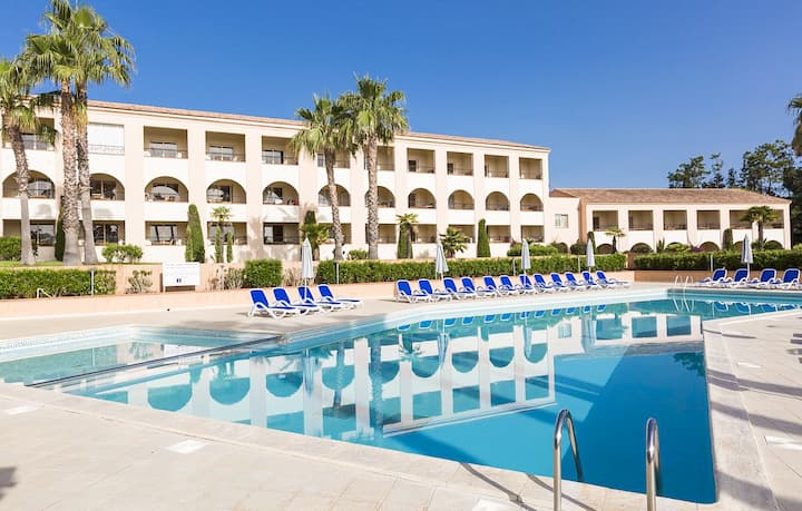 T2 Climatisé à 200m De La Plage ! Piscine + Balcon - Korsyka