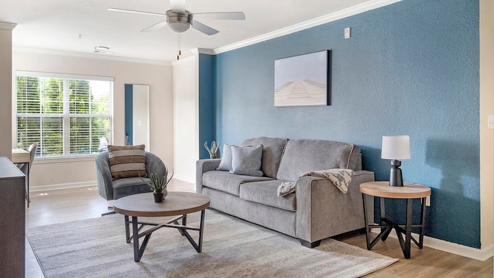 Landing | Stunning 2bd, Game Room, Courtyard - Murfreesboro