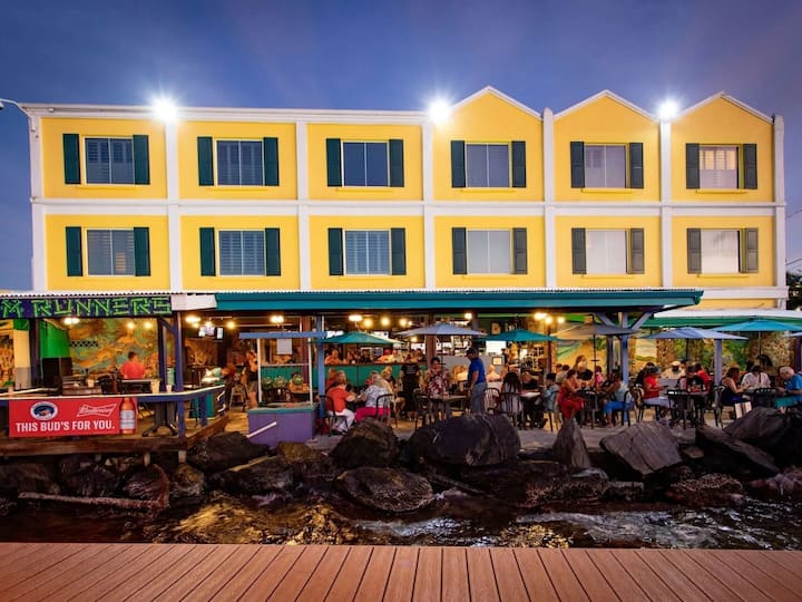 2 City View Rooms | 4 Queen Beds + Walk To Museums - Saint Croix