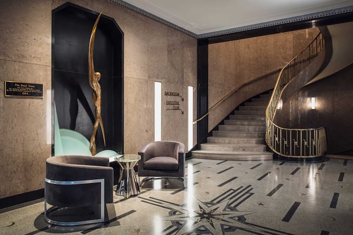 Direct City Views + Restaurant. Bar. Gym. - Minneapolis, MN