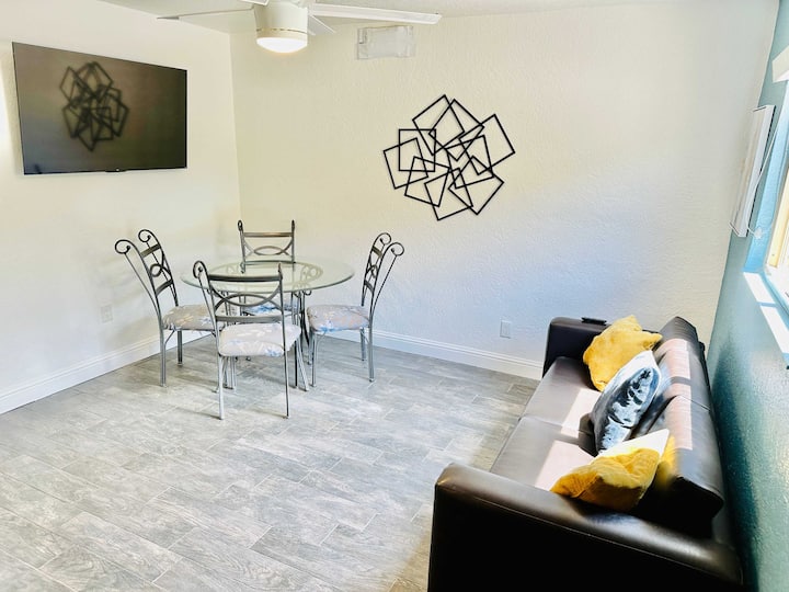 Charming Cozy Studio /Sleeps 3 - Reno, NV