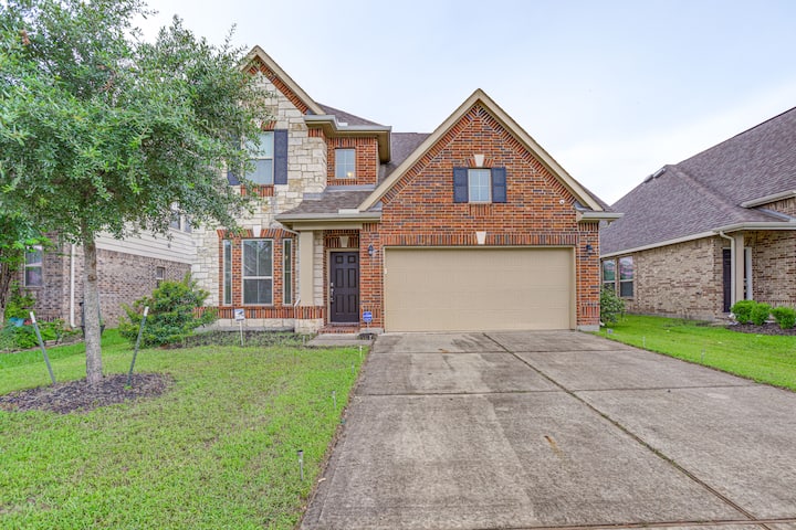 Covered Patio & Spacious Yard: Houston Area Home! - Humble, TX