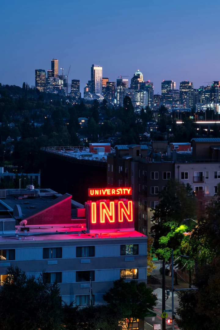 Colorful Comfort In The Heart Of U-district - Seattle, WA