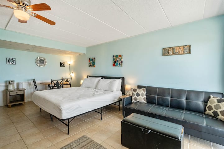 Studio Condo With Pool & Beach Access - Cape May, NJ
