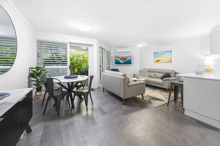 Fully Renovated  2 Bedroom Apartment In Mooloolaba - Mooloolaba