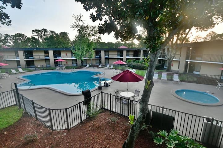 Family Experience | Golf . Free Parking - Jacksonville, FL