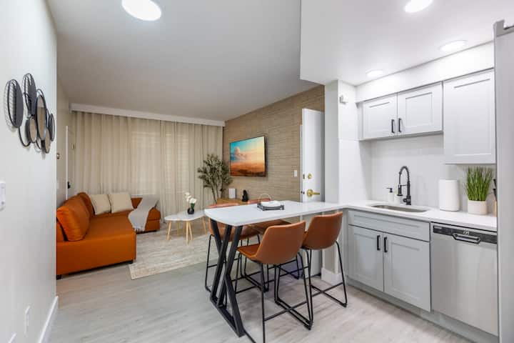 Modern Unit W/ Mario Room & Near Epic Universe! - Orlando