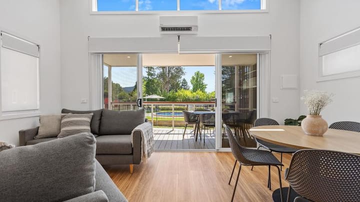 Luxury Villa (2br) - 4b - Bright