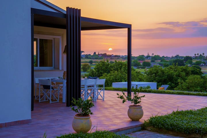 Villa Calicanto Con Jacuzzi Riscaldata - Pozzallo