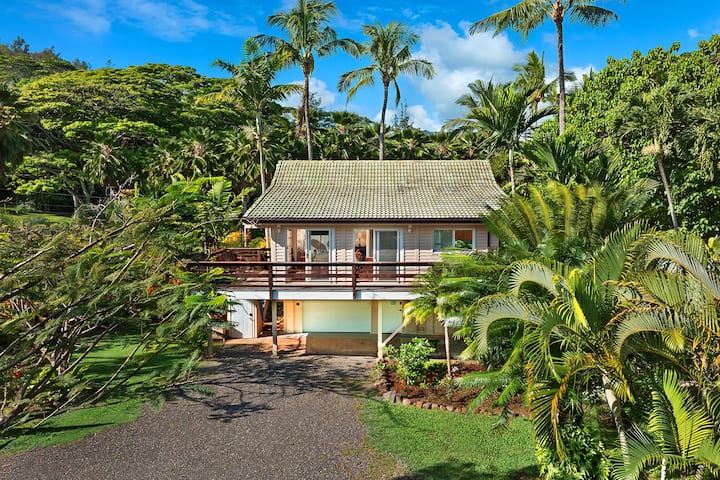 Moloaa Bay Cottage, A/c, 1 Bd/1 Ba With Den & Loft - Kauai, HI
