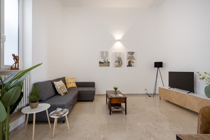 Spacious & Bright Stay Near Bari’s Waterfront - Bari