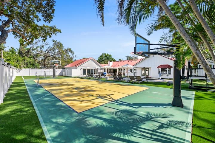 20 Guests | Pool • Luxe Gym • Sauna • Pickleball - Largo, FL