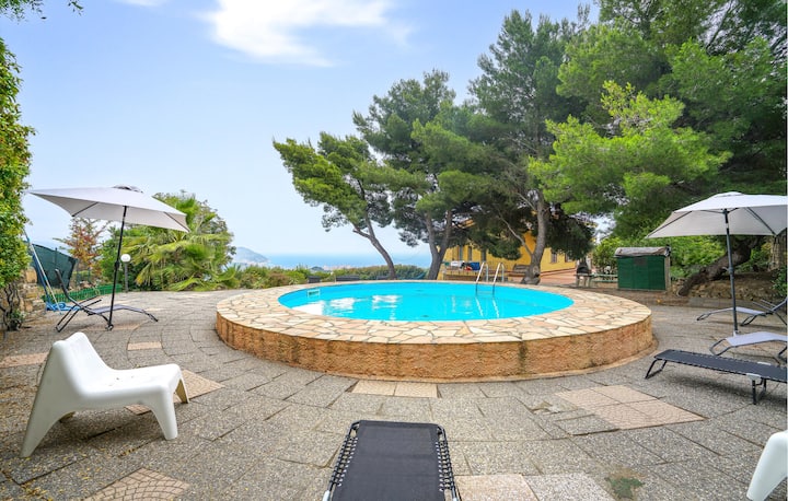 Beautiful Apartment In Imperia With Wifi - Imperia