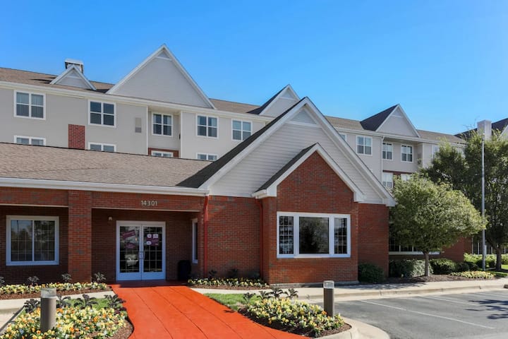 Close To Potomac Mills Mall + Breakfast & Kitchen - Woodbridge, VA