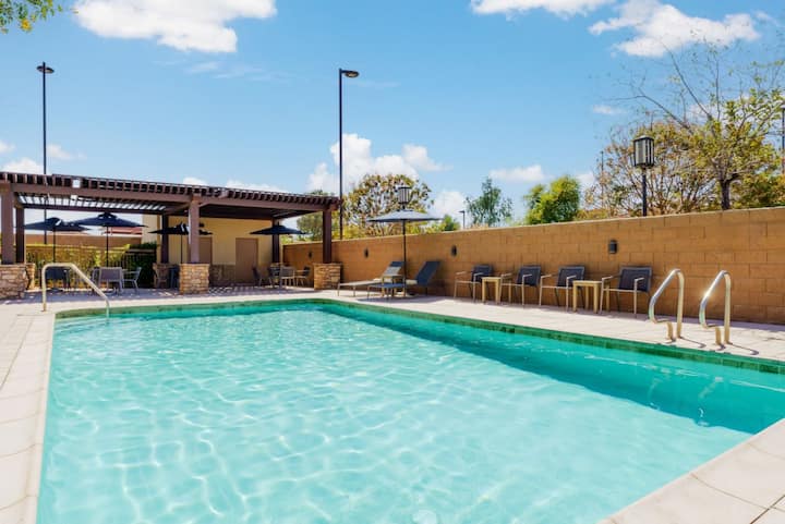 Near Mesa Gateway Airport + Pool. Bistro. Fitness. - Mesa
