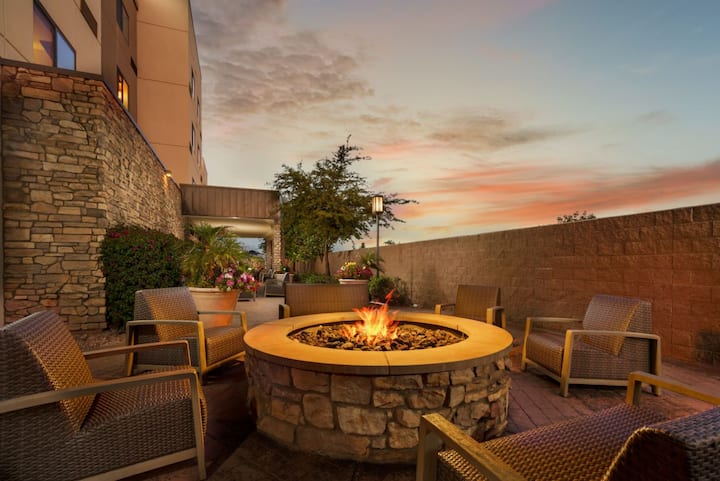 Near Asu Polytechnic Campus + Pool. Bistro. Gym. - Mesa