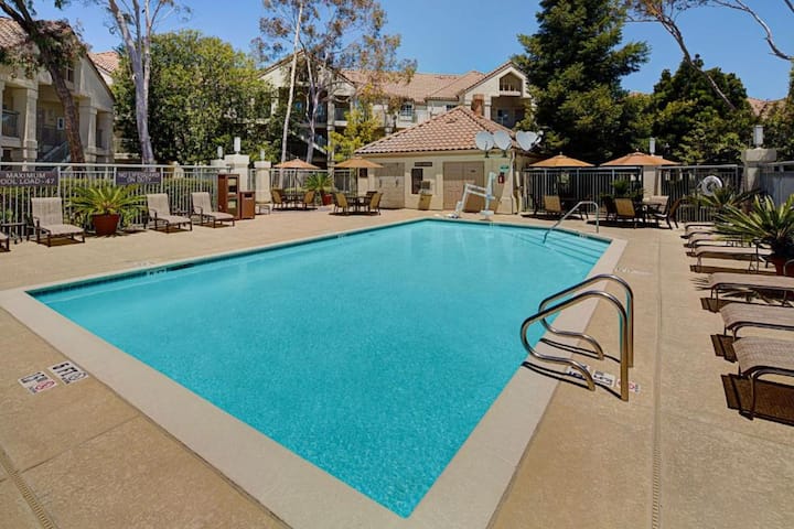 Near Oracle Hq | Free Breakfast + Full Kitchen - Foster City, CA