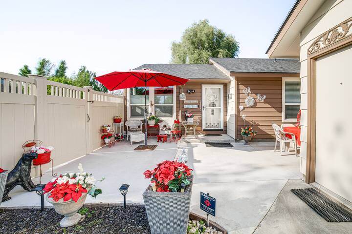 14 Mi To Meridian: Water-view Retreat W/ Patios! - Nampa, ID