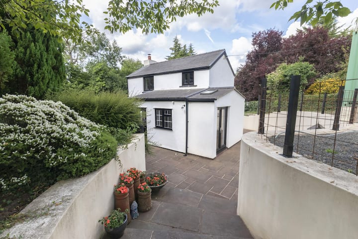 Tranquil Cottage With Hot Tub Close To Offa’s Dyke - Abergavenny