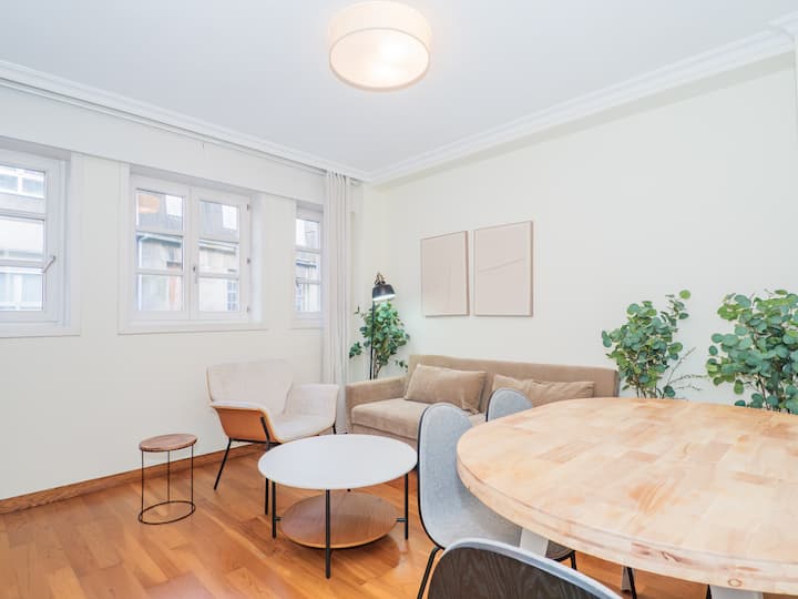 Ybh Lopez De Neira 42, 3 - Vigo