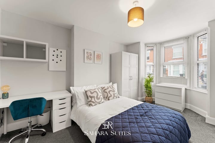 Stylish 4br Contractor Home | Sleeps 8 |Portsmouth - Portsmouth