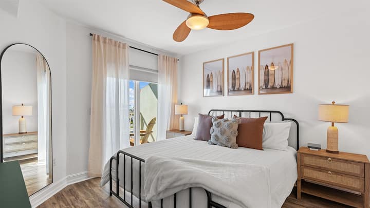 Oasis Getaways | Updated Coastal Luxury - Treasure Island, FL