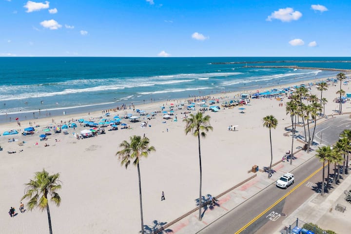 Steps From Harbor Beach 302b - Oceanside, CA
