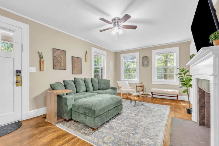 Spacious Stay W 2 King Beds Minutes To Downtown - Easley, SC