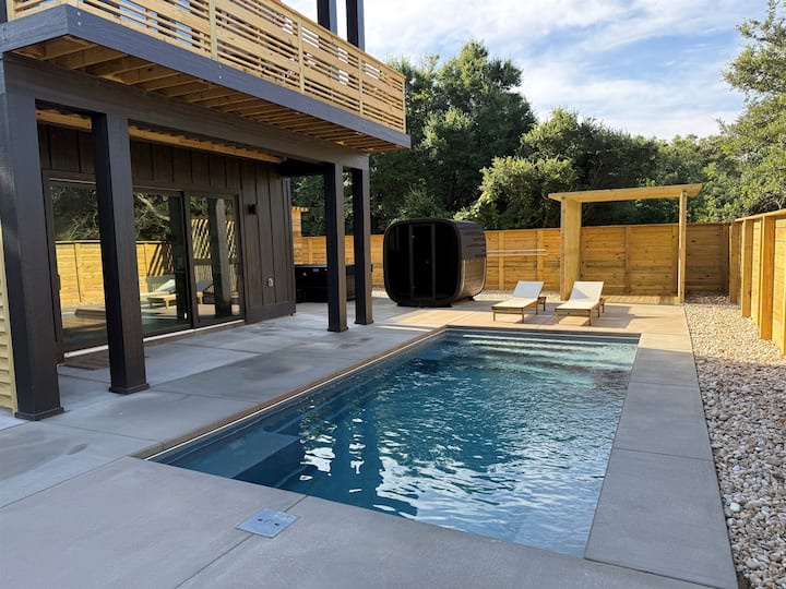 Cabana Capri | Heated Pool • Sauna • Hot Tub • Gym - Kill Devil Hills, NC