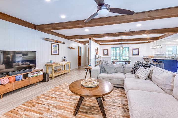 Home W/ Lake Texoma View, Game Room & Bar - Lake Texoma