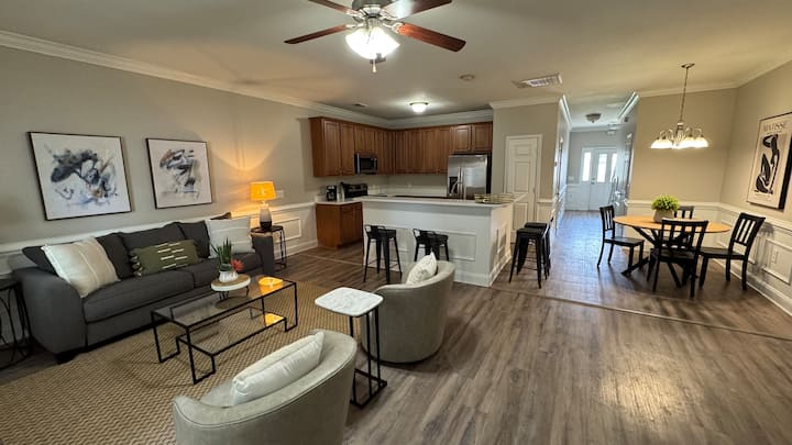 Renovated Townhome Easy Access From Interstate - Summerville, SC