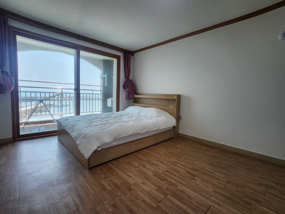 #Animali domestici ammessi #Spiaggia di Momsanpo #Cheongpodae #Camera ...