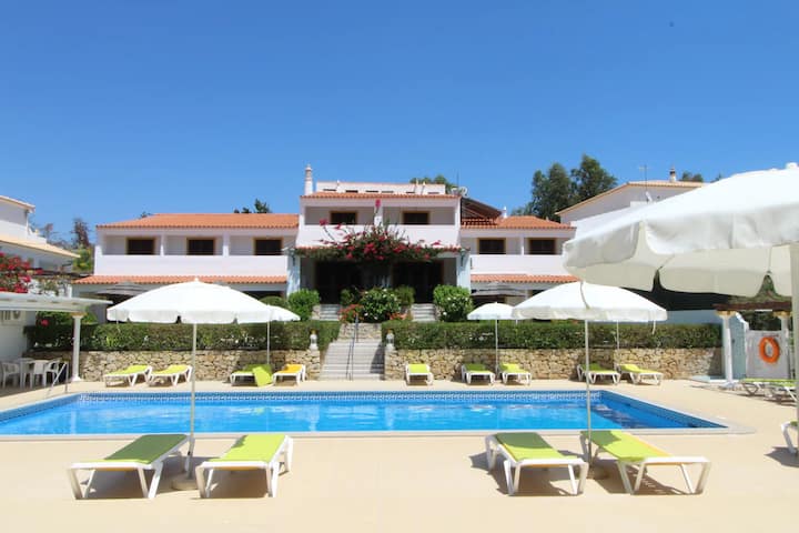 2 Units | Quaint Escape Near Serene Coastline - Albufeira