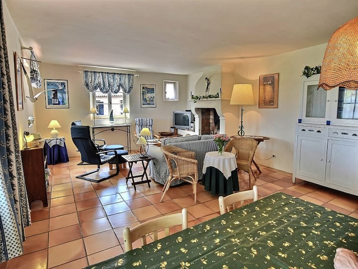 Villa à Salernes Avec Piscine Et Vue - Aups