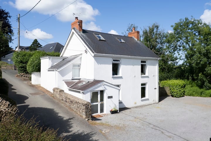 Melbourne - Sea Views And Parking - Saundersfoot