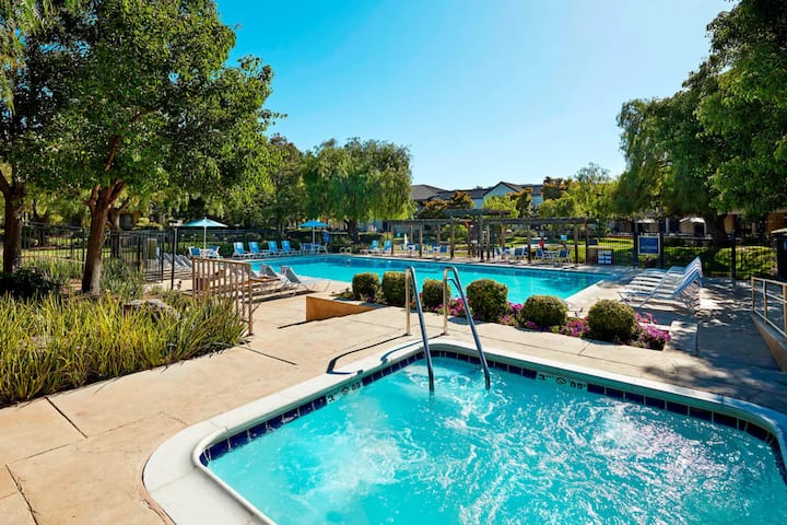 Near Livermore Wine Country + Pool. Fitness Center - Pleasanton, CA